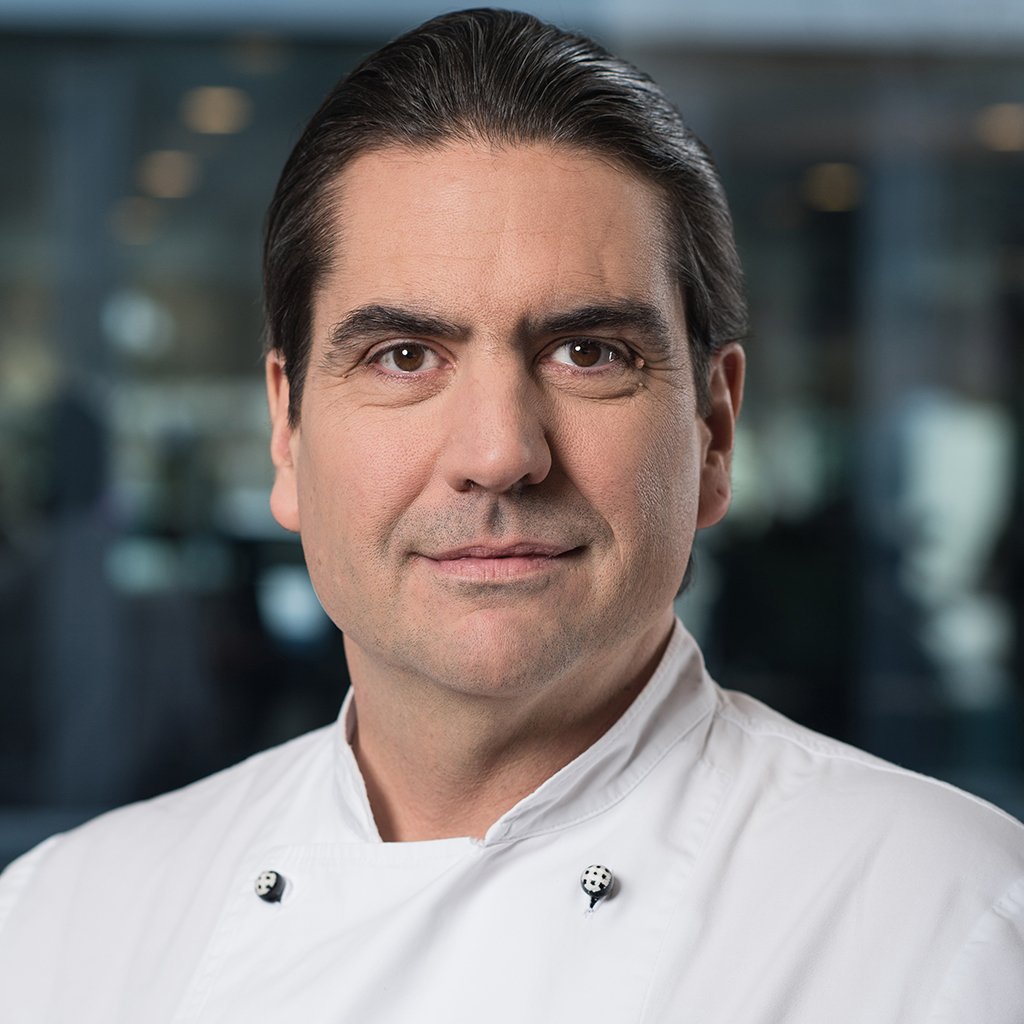 EHL Faculty - Darren Allard