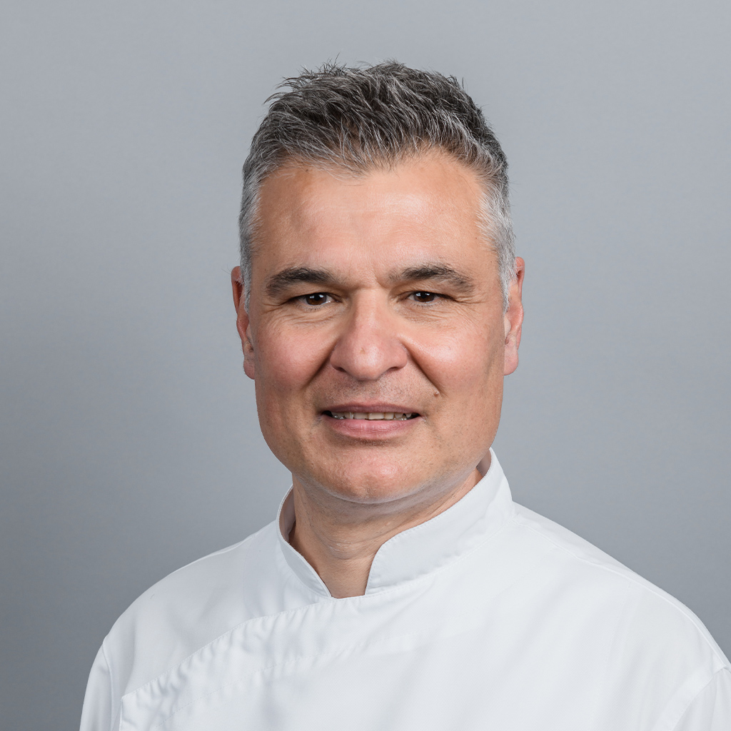 EHL Faculty - Roland Borne